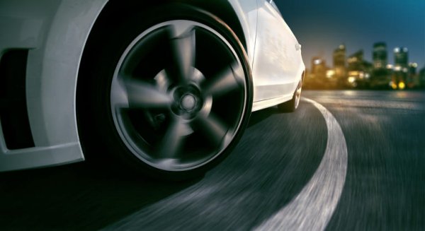 All you need to know about braking distance | Continental Tires ...